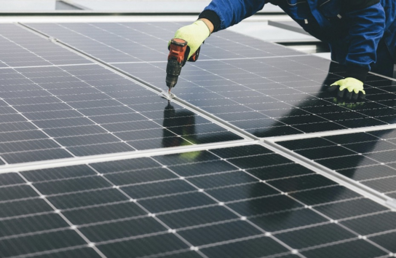 Maximizing Efficiency with Low-Maintenance Solar Panel Systems